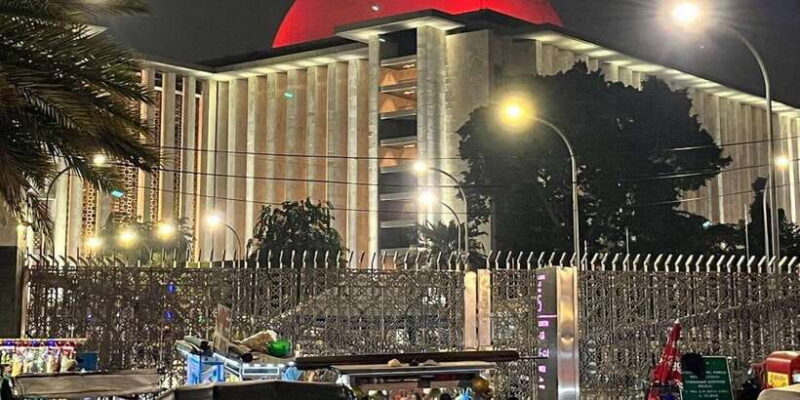 Jakarta: Private Guided Sightseeing & Street Food Night Tour - Value & Cost Analysis