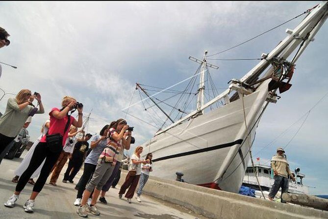 Jakarta Private Tour with local Guide & Lunch - Transportation and Logistics