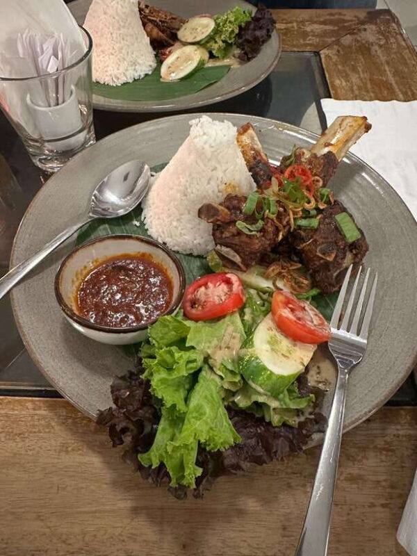 Jakarta: Street Food Tour with a Local Guide - Key Points