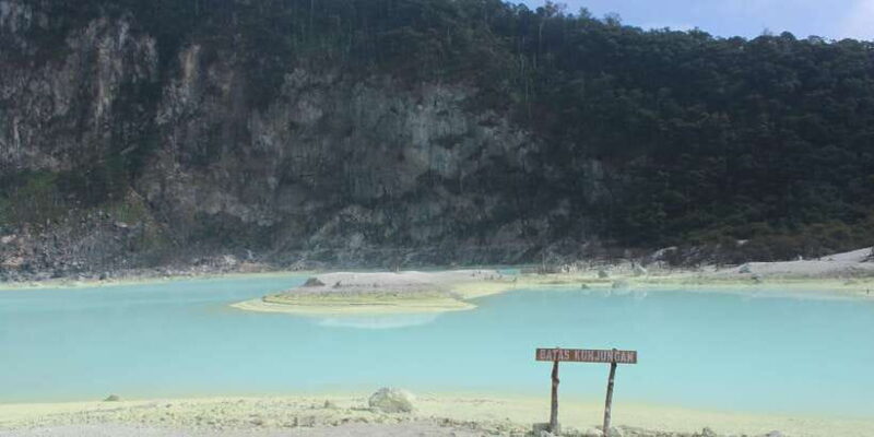 Jakarta Tour: White Crater, Pinisi Resto , Hotspring - Key Points