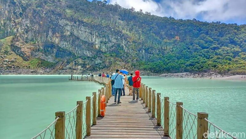 Jakarta: White Crater, Tea Plantation By fast Train - FAQs