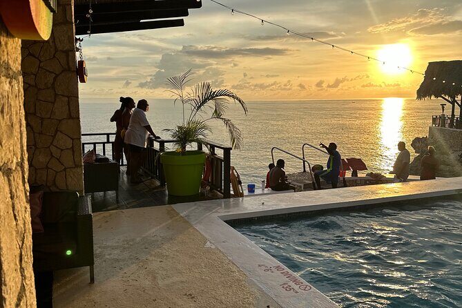 Jamaicas longest Zipline and RickCafe Tour with Transportion - FAQ