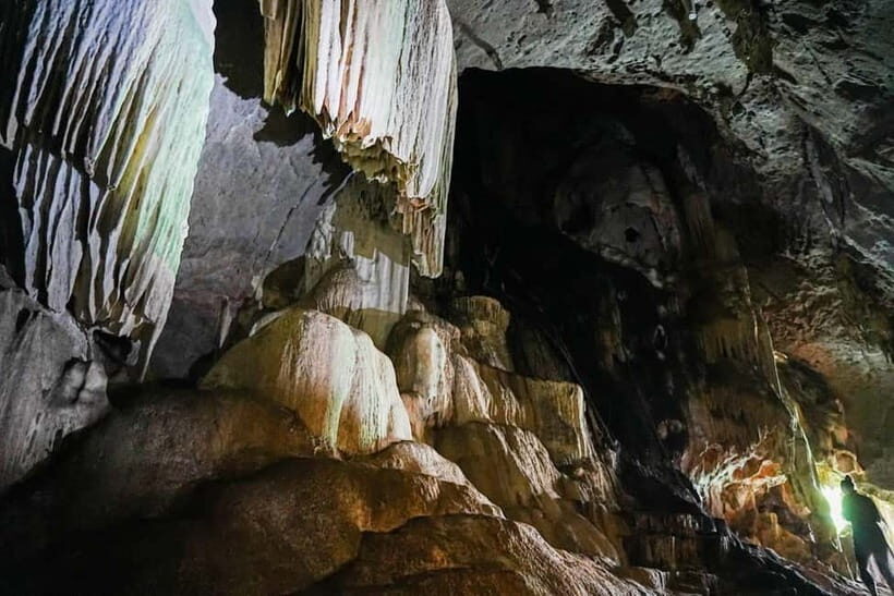 Jame bonds canoe 7 point 6 Island Premium trip - Exploring Panama Island and Mangrove Caves