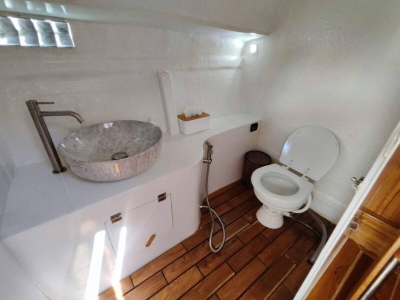 James Bond Islands Private Full Day by Luxury Speedboat - FAQ