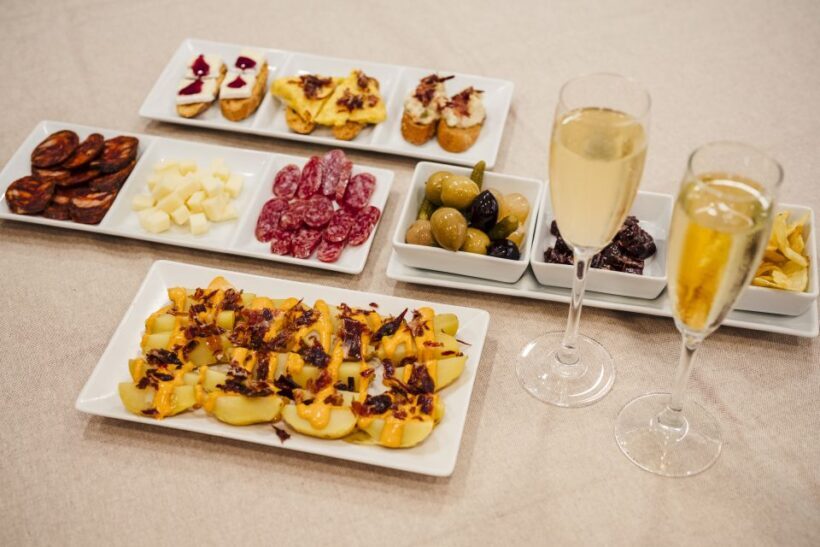Jamon & Tapas Tasting Experience near Sagrada Familia - Who Is This Experience Best For?