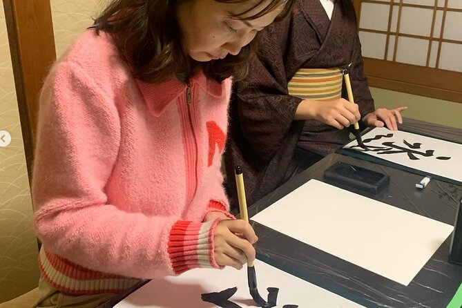 Japanese Calligraphy in 150 Years Old Townhouse Kyoto Ninenzaka - Guidance From the Experienced Instructor