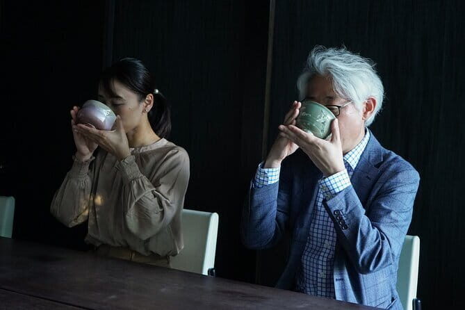 Japanese Tea Ceremony & Japanese-Style Lunch Served by Airline - Key Points