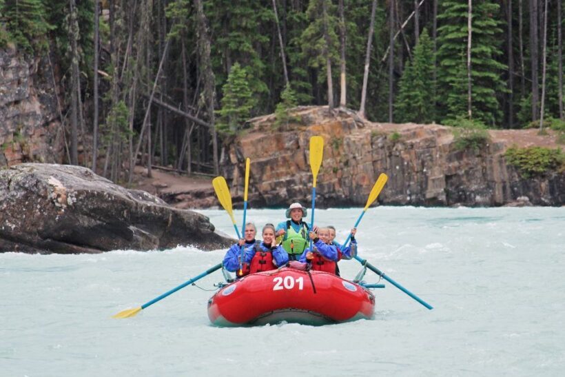 Jasper: Canyon Run Family Whitewater Rafting - The Guide and Group Dynamics