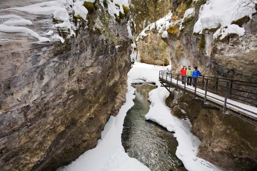 Jasper: Day Tour to Jasper's Lakes & Banff Canyon - Lunch and Additional Experiences