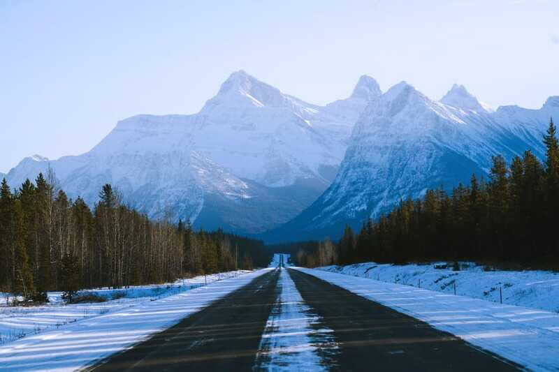 Jasper: Day Tour to Jasper's Lakes & Banff Canyon - Transportation and Group Dynamics