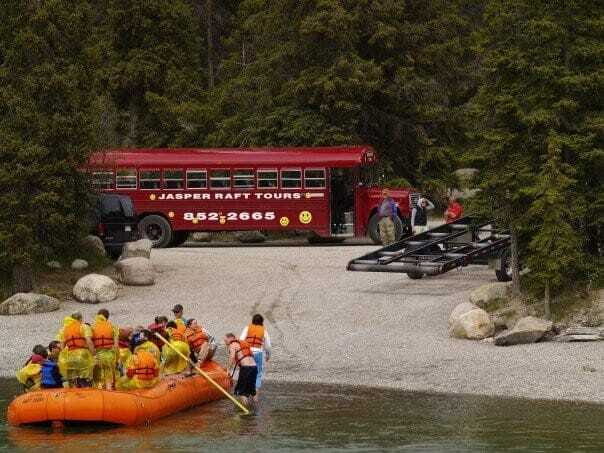 Jasper: Jasper National Park Easy 2-Hour Rafting Trip - Wildlife and natural wonders