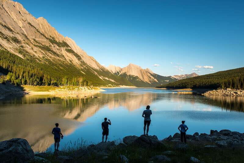 Jasper: Maligne Valley Wildlife & Spirit Island Cruise - The Guides and Their Impact