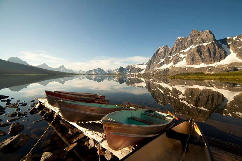 Jasper: Transfer to Banff/Lake Louise w/ Columbia Icefields - Scenic Picnic Lunch