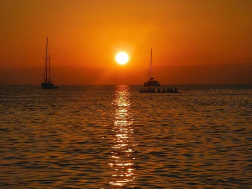 Jávea: 90-Minute Sunset Cruise with Glass of Cava - Key Points