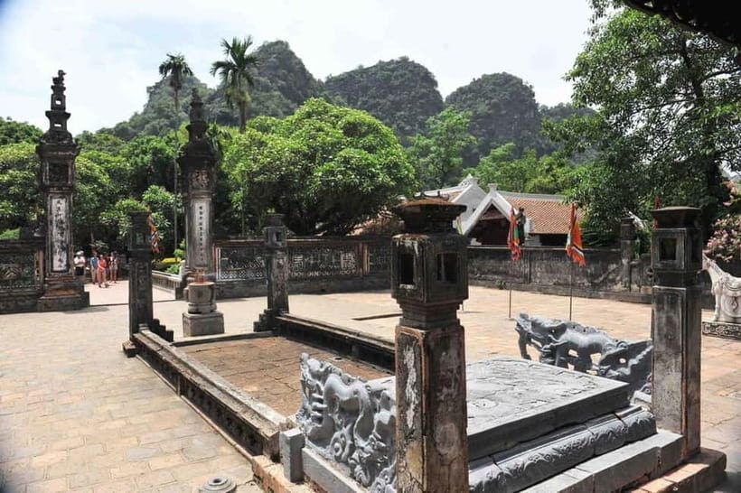 Jeep & Guide Tour: Bai Dinh, Hoa Lu, Trang An Boat, Mua Cave - Summary