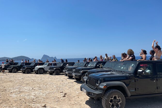 Jeep Wrangler Tour Ibiza - Cliff Jumping at a Secret Beach