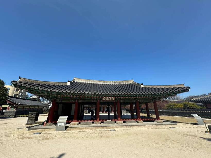Jeju city walking tour with a certified guide - FAQs