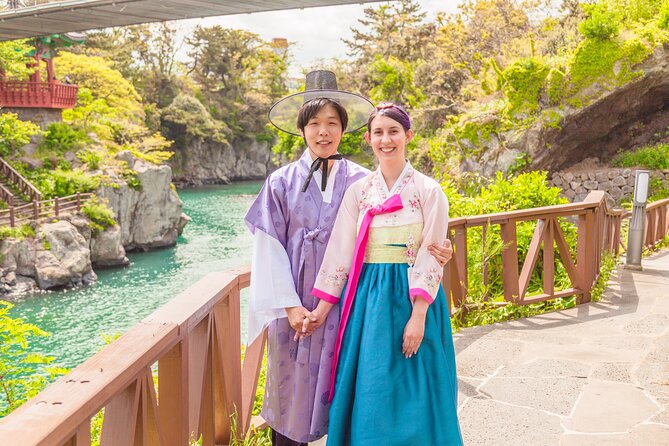 [Jeju] Hanbok Private guide tour & photo session in beautiful Yongduam rock, - Who Will Love This Experience?