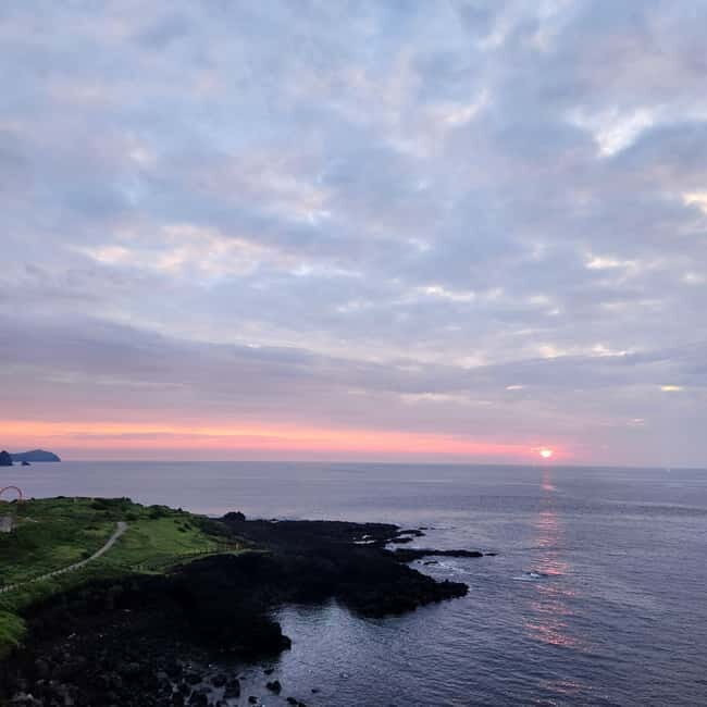 JEJU ISLAND : Higlights SUNRISE guided Tour - Combining the Tour with Other Activities