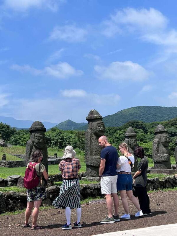Jeju island: Van tour with a guide who the most loves JEJU - Who Is This Tour Best For?