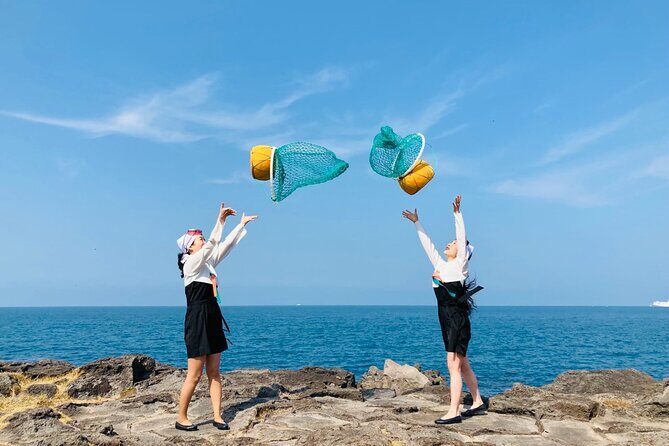 [Jeju] Private Photoshoot with Traditional pearl diver Haenyeo Costume - Key Points