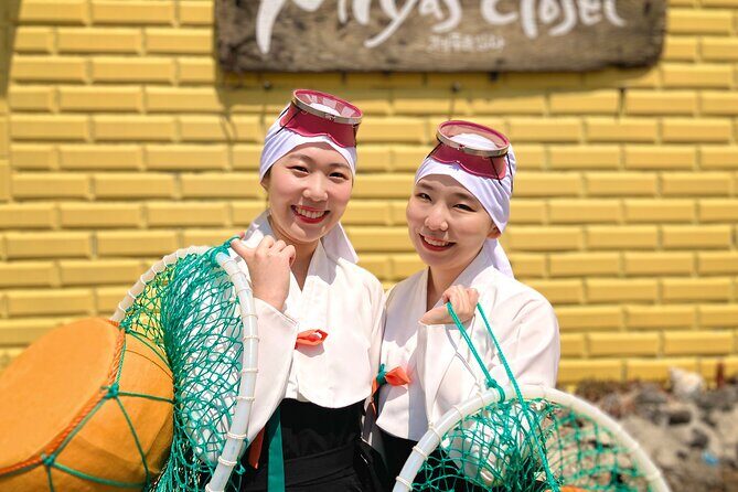[Jeju] Private Photoshoot with Traditional pearl diver Haenyeo Costume - Who Will Love This Tour?