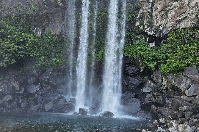 Jeju Private Tour Package-South of Jeju(Mt.Hallasan & Waterfalls) - Who Should Consider This Tour?