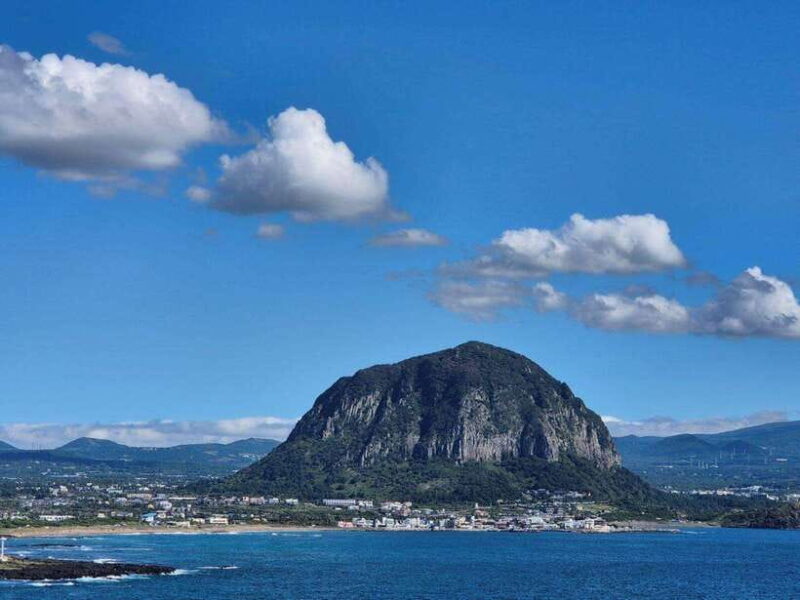 Jeju: Private Tour with an English Guide and a Vehicle - Key Points