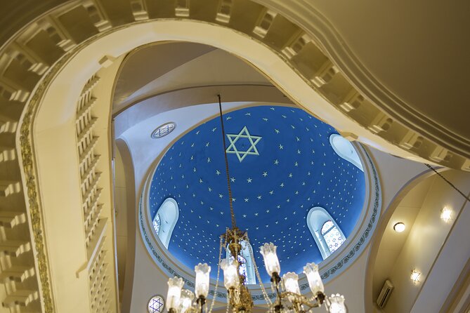 Jewish District Guided Walking Tour in Istanbul - Visiting the Ashkenazi Synagogue