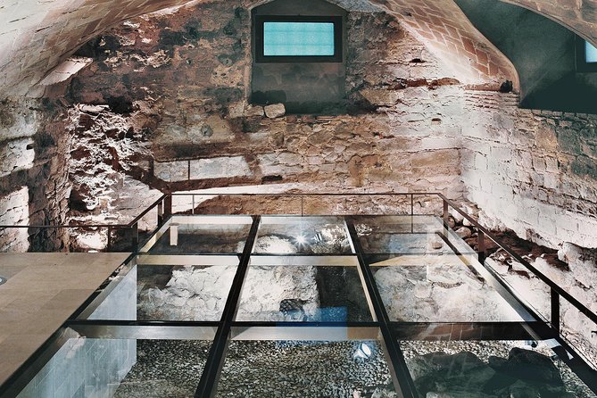 Jewish Quarter of Barcelona Private Tour With Hotel Pick-Up - Pickup and Meeting Details