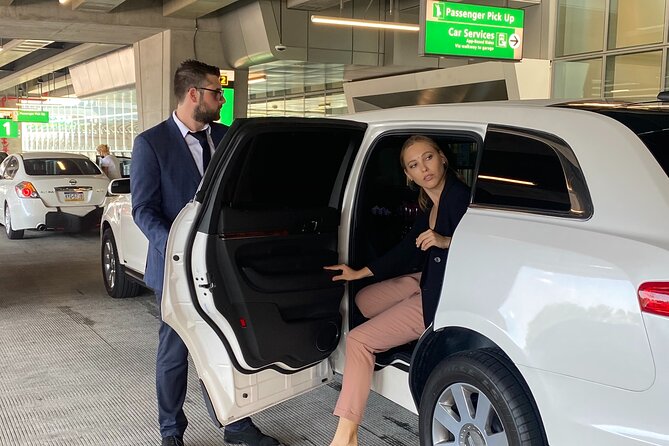 JFK AIRPORT LIMO | JFK To Manhattan Transfer With a Stretch Limo - Key Points