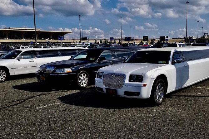 JFK AIRPORT LIMO | JFK To Manhattan Transfer With a Stretch Limo - Luxury Amenities for a Comfortable Ride