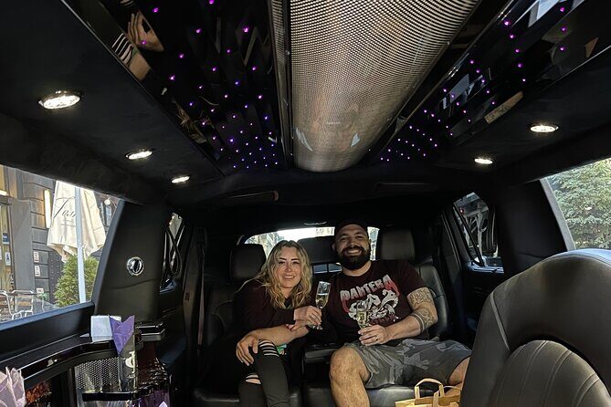 JFK Airport Limo Pick-up With Extra One Hour NYC Limo Sightseeing Tour - FAQ
