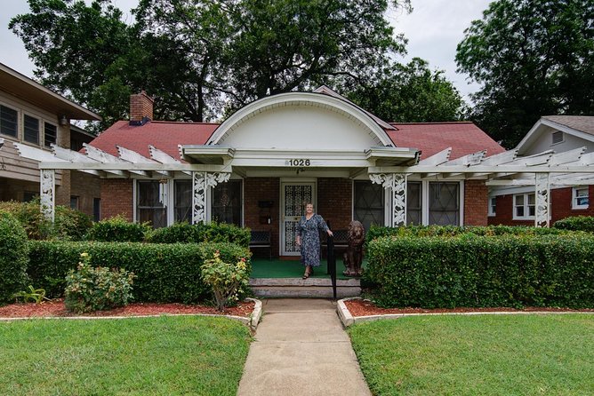 JFK Assassination Tour With JFK Museum and Oswalds Rooming House - Emotional Resonance and Personal Connection