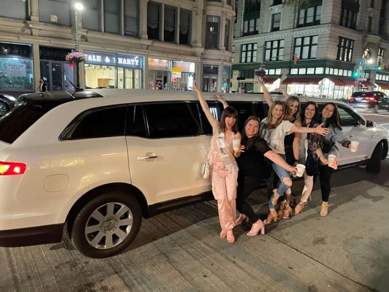 JFK /EWR Airport Stretch Limo Pick Up + One Hour NYC Tour - FAQs