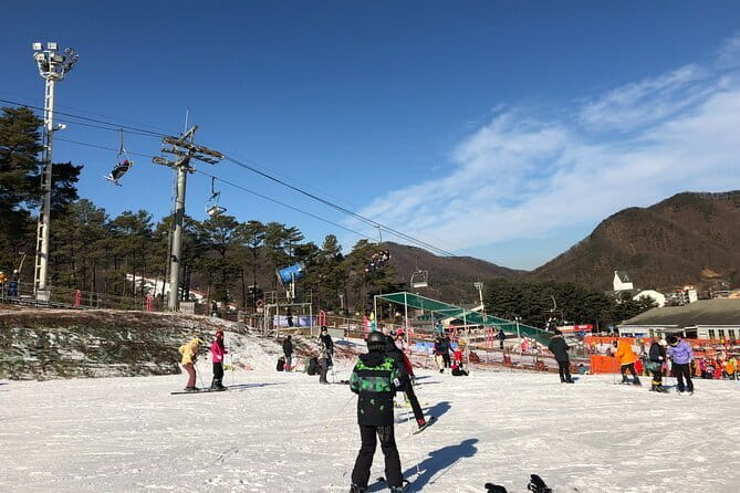 Jisan Forest Ski Resort and Everland 1 Day Tour - Transition to Everland: an amusement park like no other