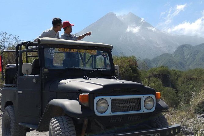 Jogja Day Tour - The Journey Begins: First Glimpse of Borobudur