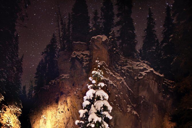 Johnston Canyon Evening Icewalk - A Detailed Look at the Johnston Canyon Evening Icewalk