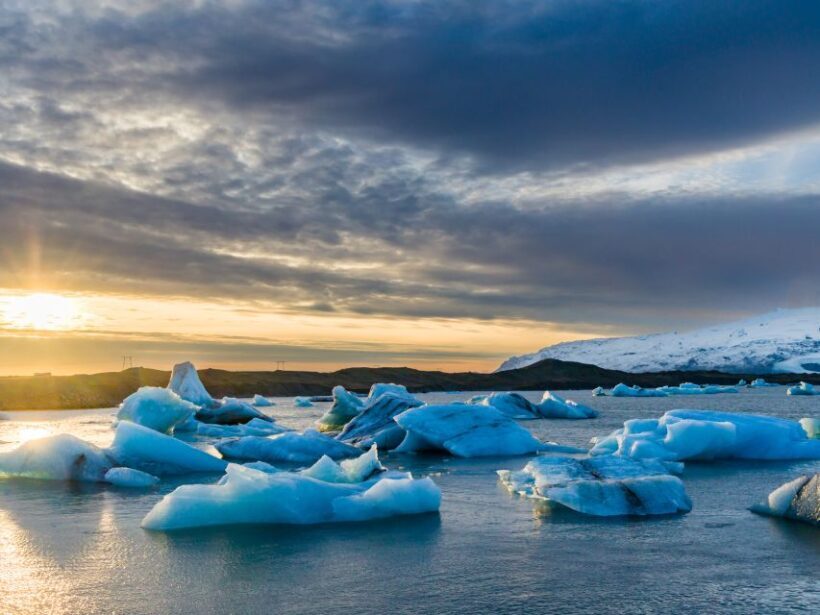 Jökulsárlón Floating Glacier & Diamond Beach Day Tour - Introduction