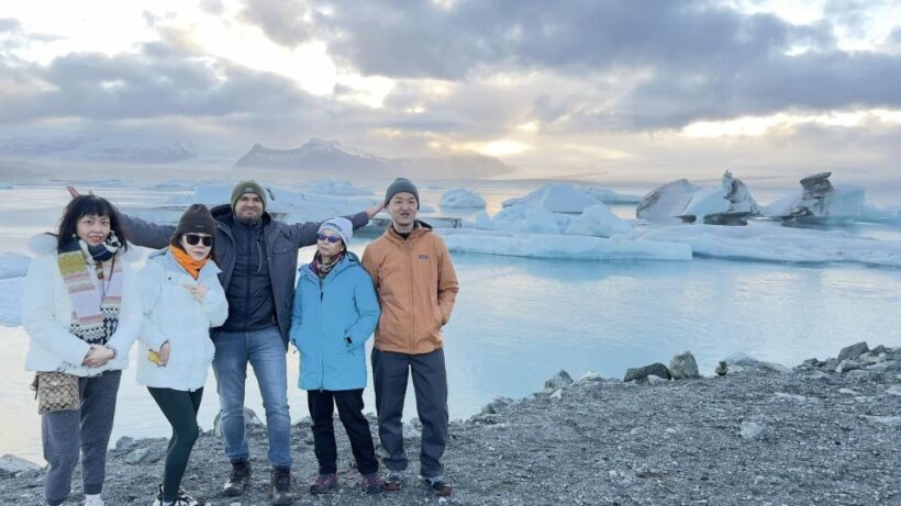 Jökulsárlón Floating Glacier & Diamond Beach Day Tour - The Experience in Detail
