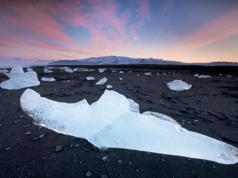 Jökulsárlón Floating Glacier & Diamond Beach Day Tour - The Sum Up