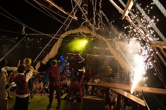 Jolly Roger Pirate Show and Dinner in Cancun - The Pirate Show