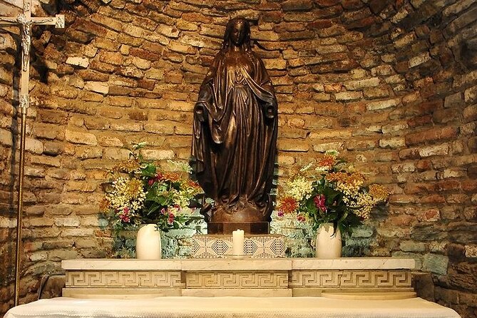 Journey to Ancient Wonders: Explore Ephesus With a Private Tour - Navigating the Iconic Marble Way of Ephesus