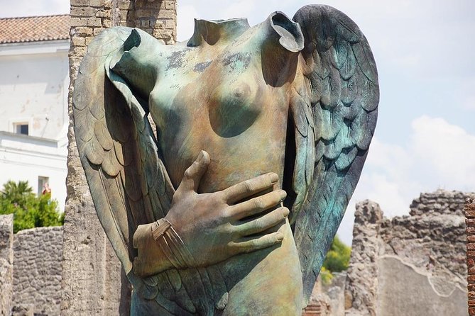 Journey to Discover the Roman Pompeii Strolling among the Ancient Domus - Key Points