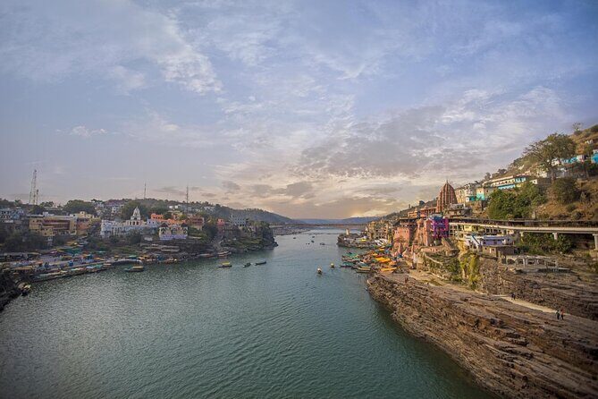 Jyotirlinga Journey: Indore to Omkareshwar Private Day Trip - A Deep Dive into the Omkareshwar Day Trip