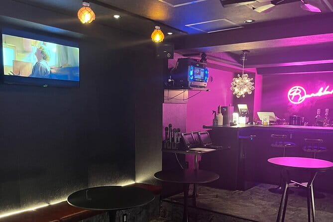 Kabukicho Tokyo Karaoke Booth - Drinks, Food, and Snacks