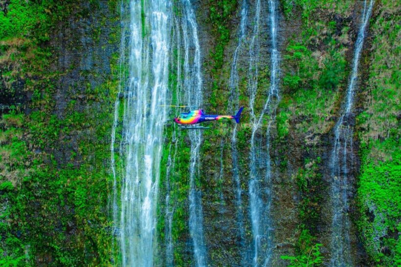 Kailua-Kona: Kohala, Volcanoes and Waterfall Helicopter Tour - Key Points