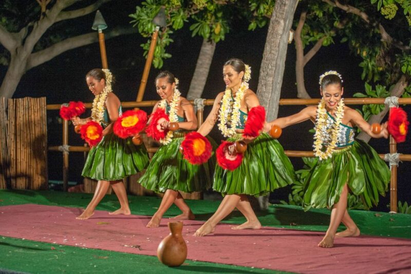 Kailua-Kona: Voyagers of the Pacific Luau with Buffet Dinner - The Sum Up