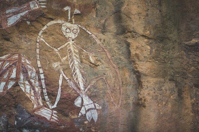 Kakadu Day Tour-Yellow Water-Nourlangie-Ubirr-Cahills-Fogg Dam - Ubirr: Artistic and Scenic Panorama