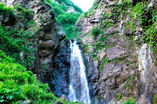 Kakheti: Signagi + Bodbe Monastery + Gurgeniani Waterfall - Key Points